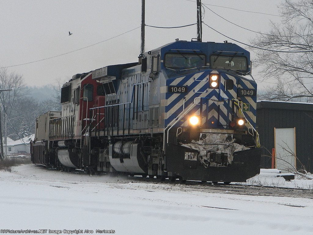 CEFX 1049 east at Woodstock